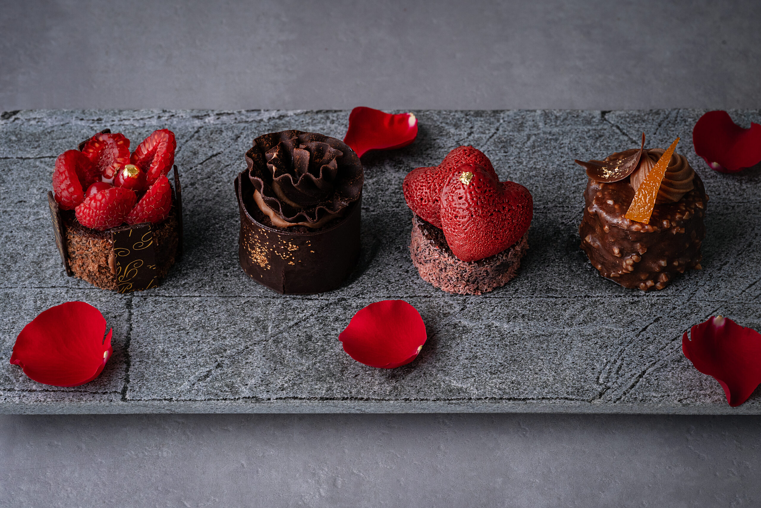 GINZA SIX：4種の美麗ショコラのギフトボックス「ショコラアソート」23年2月発売 - CakeNews-ケーキニュース-